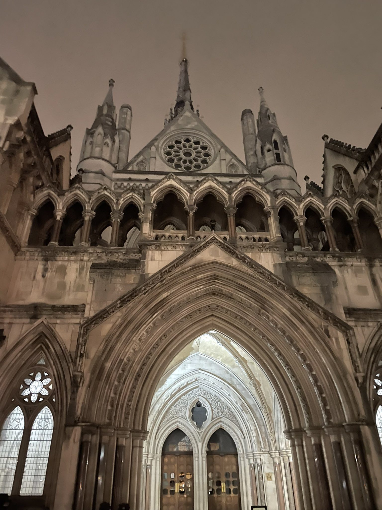 The importance of free and unconditional consent of the surrogate in ...